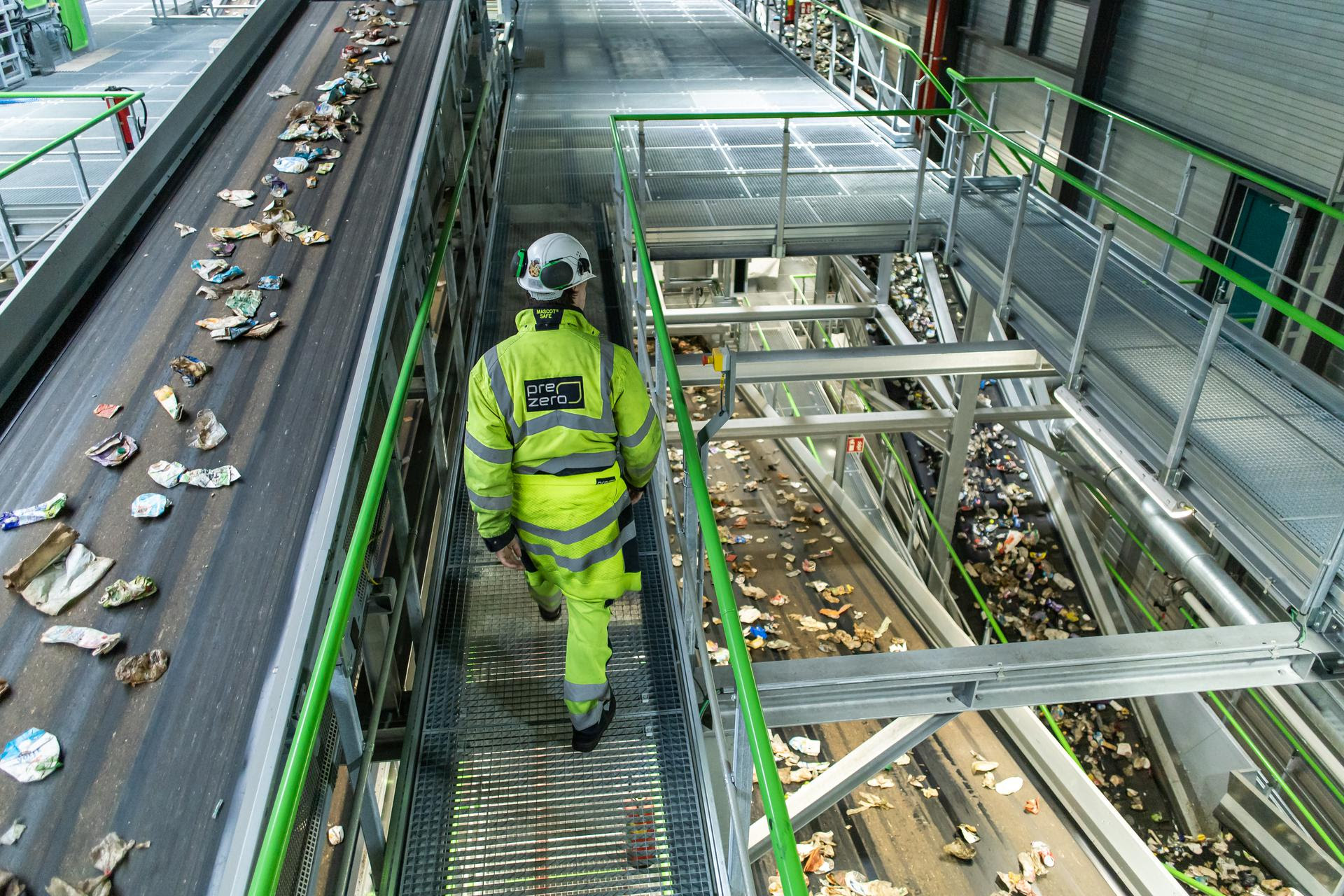 PreZero opent state-of-the-art sorteerinstallatie voor kunststof ...