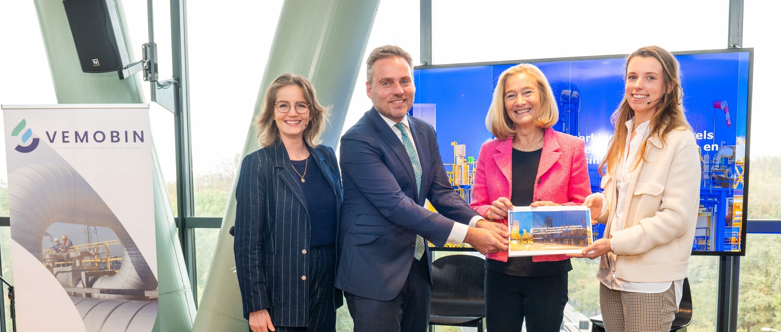 Minister Adriaansens ontvangt VEMOBIN-rapport over obstakels in CO2 ...