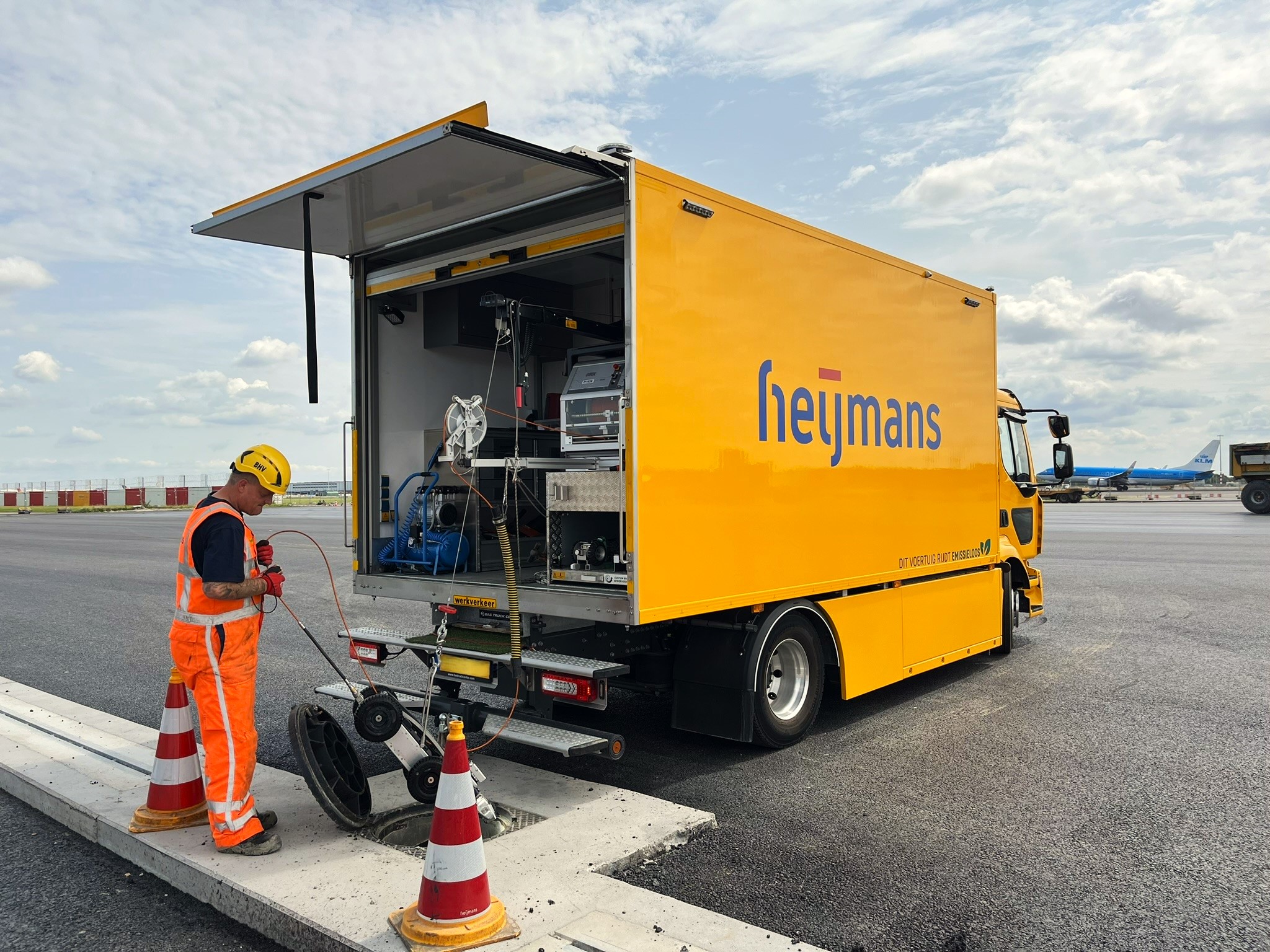 Heijmans introduceert eerste elektrische rioolinspectievrachtwagen op ...