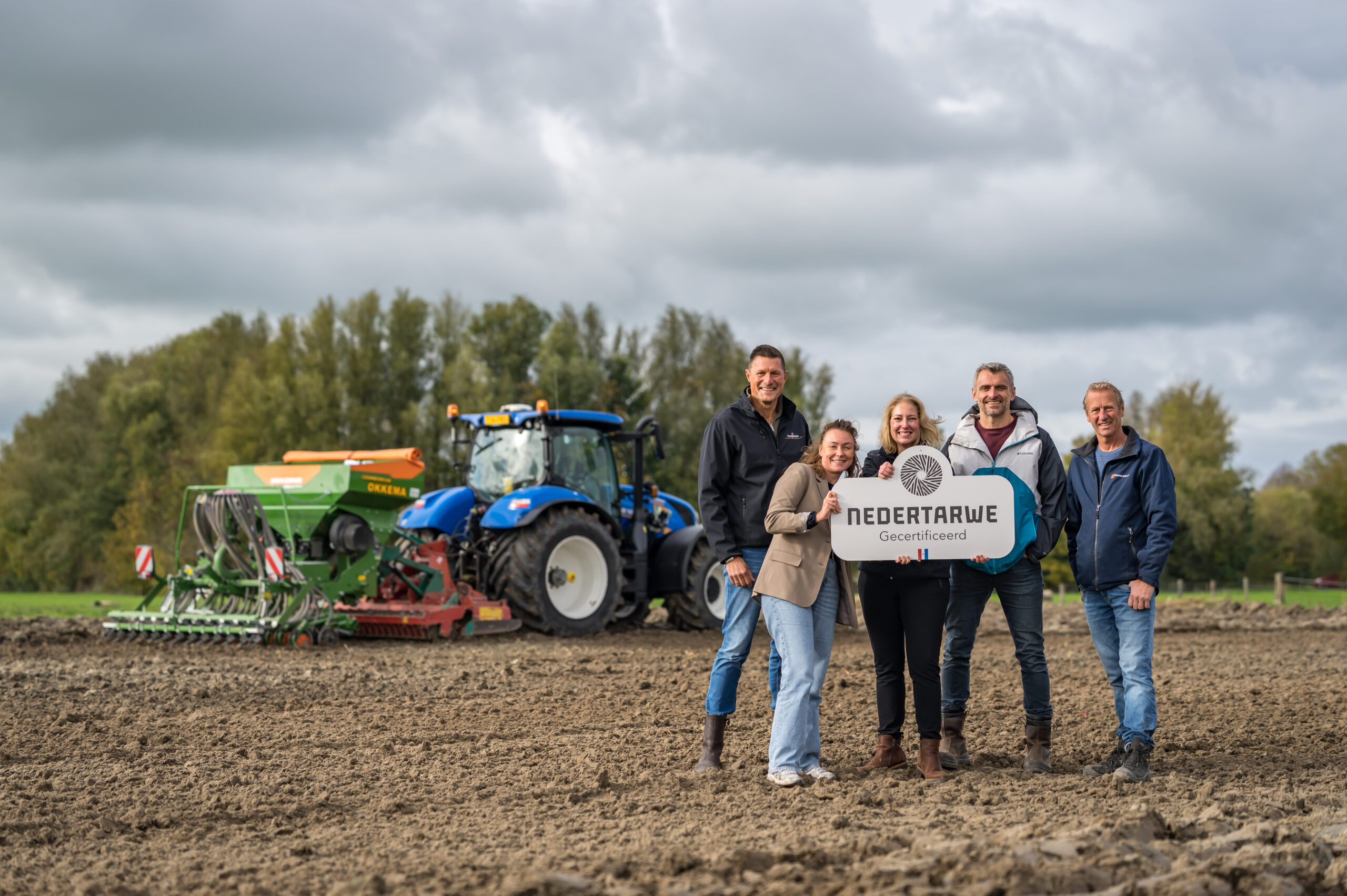 Eerste urban tarweveld in Leeuwarden: Nedertarwe brengt natuur, mens en ...